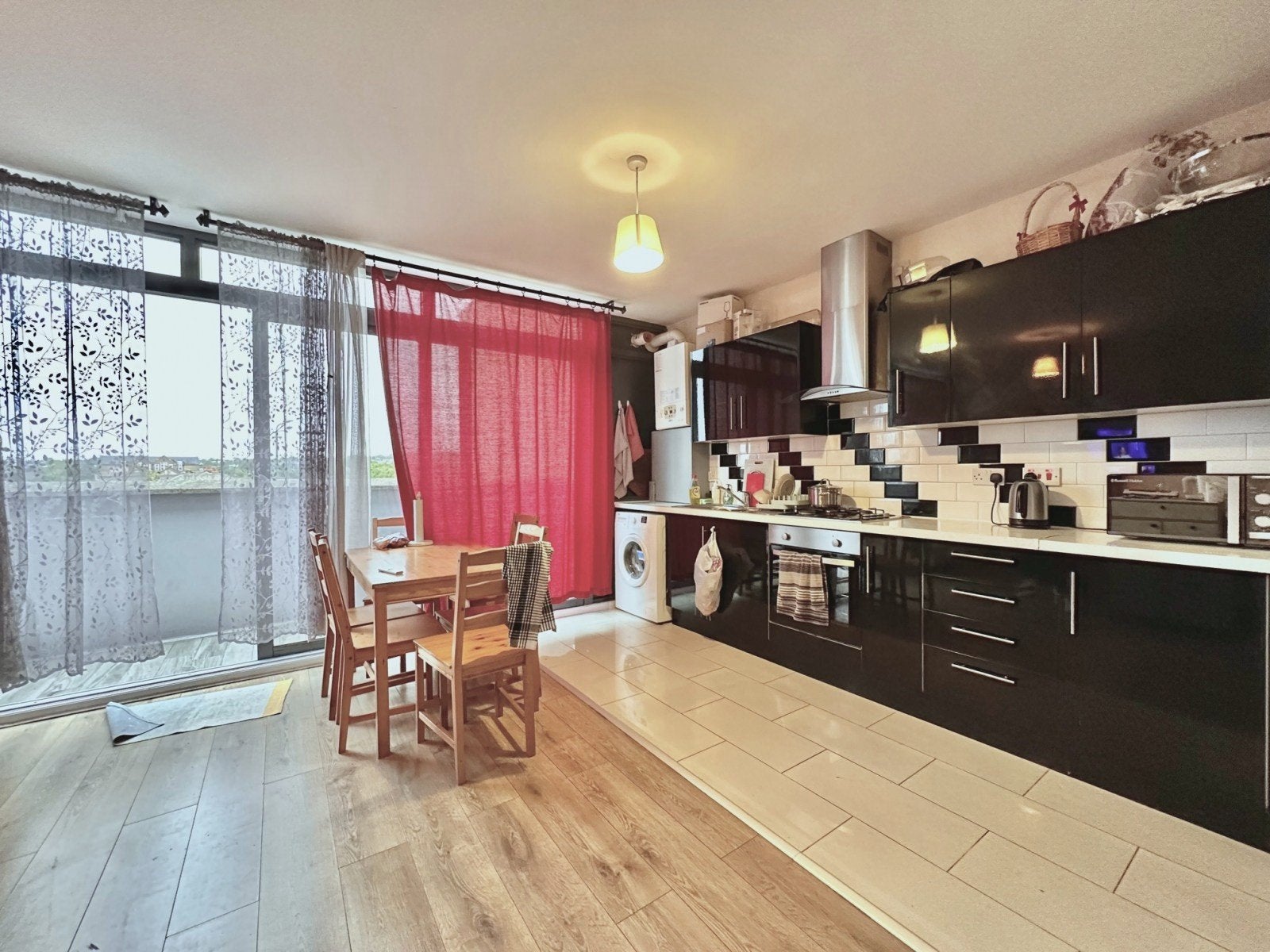 Flat to rent Caxton Road, Greater London | rentaroof