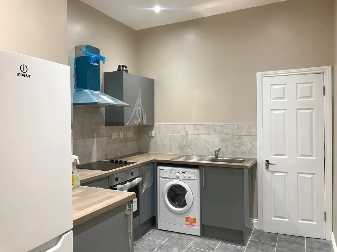 Flat to rent Stoney Stanton Road, Coventry | rentaroof