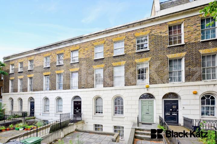 House to rent Borough High Street, Greater London | rentaroof