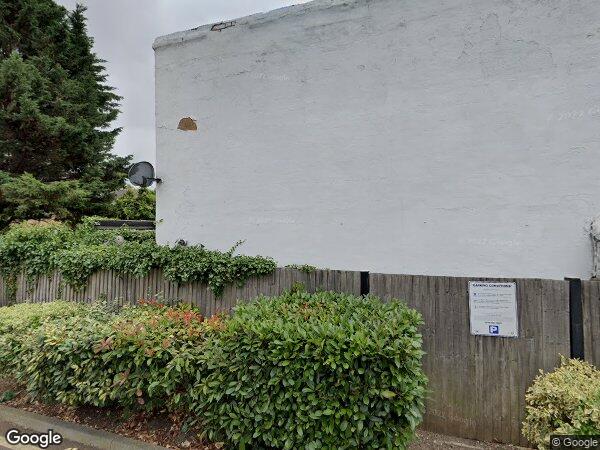 Flat to rent Fountain Road, Greater London | rentaroof