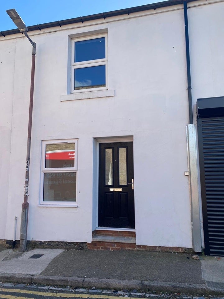 Flat to rent Adelaide Street, Bishop Auckland | rentaroof