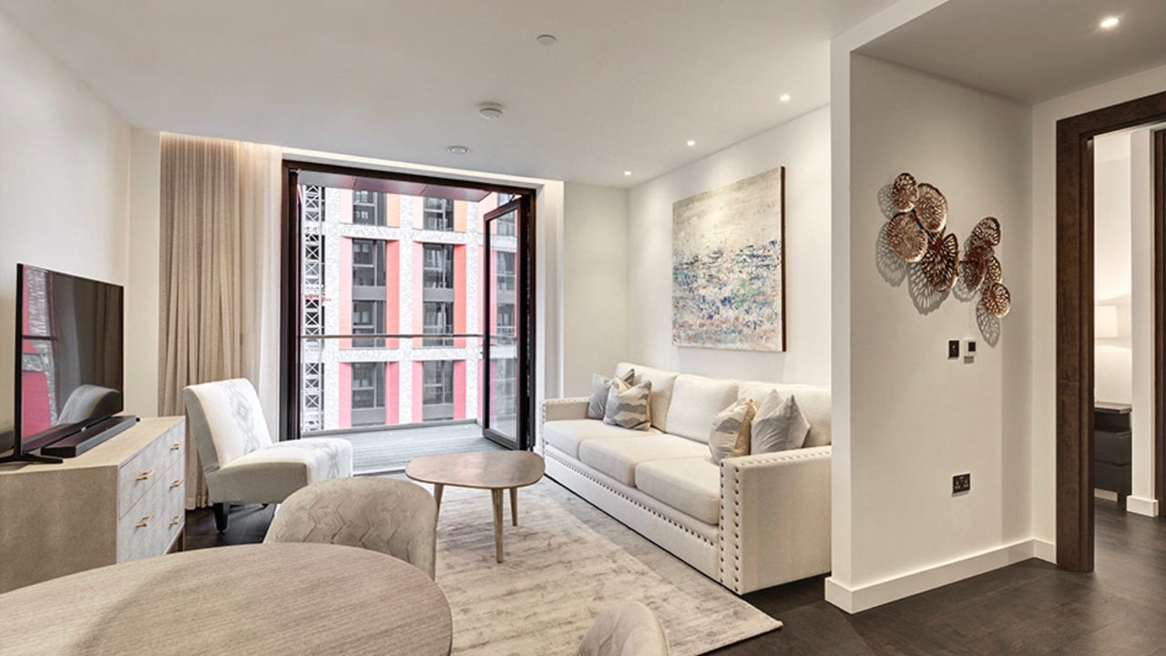 Flat to rent Pascal Square, Greater London | rentaroof