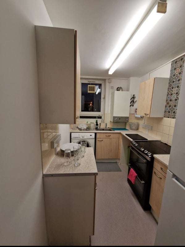 Flat to rent Jervis Road, Greater London | rentaroof