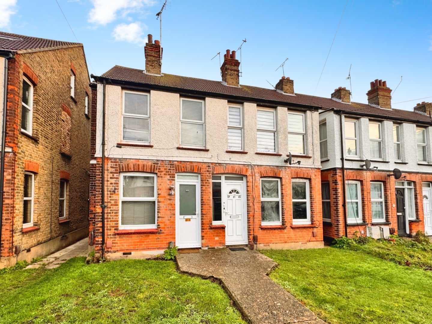 Flat to rent Carlingford Drive, Southend-on-Sea | rentaroof