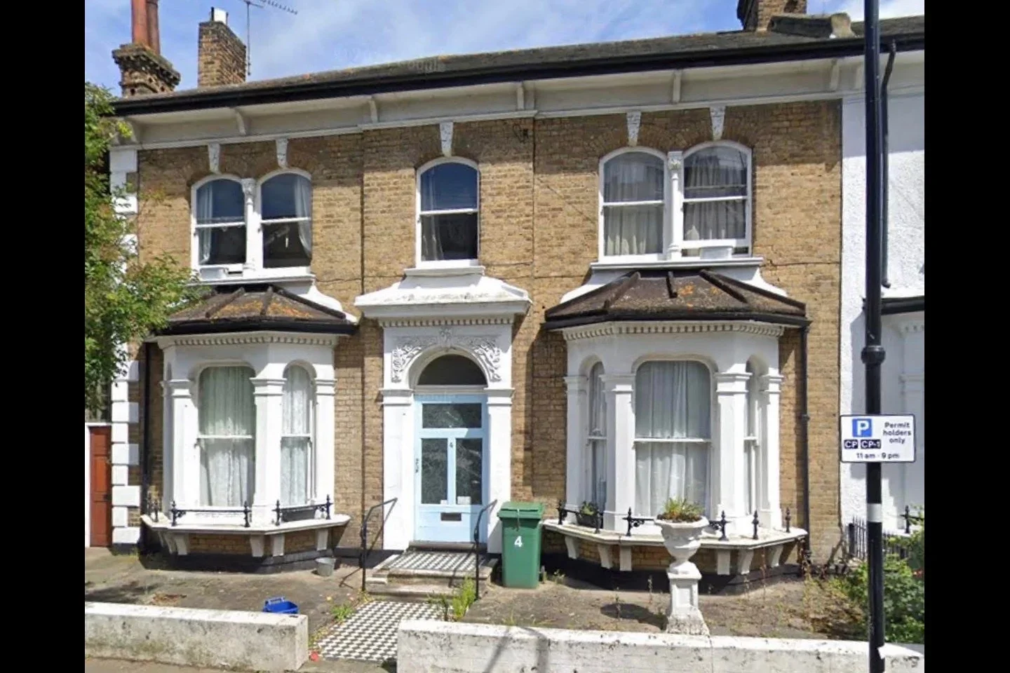 Flat to rent Wilson Road, Southend-on-Sea | rentaroof