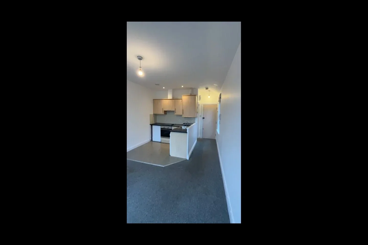 Flat to rent Heath Road, Greater London | rentaroof