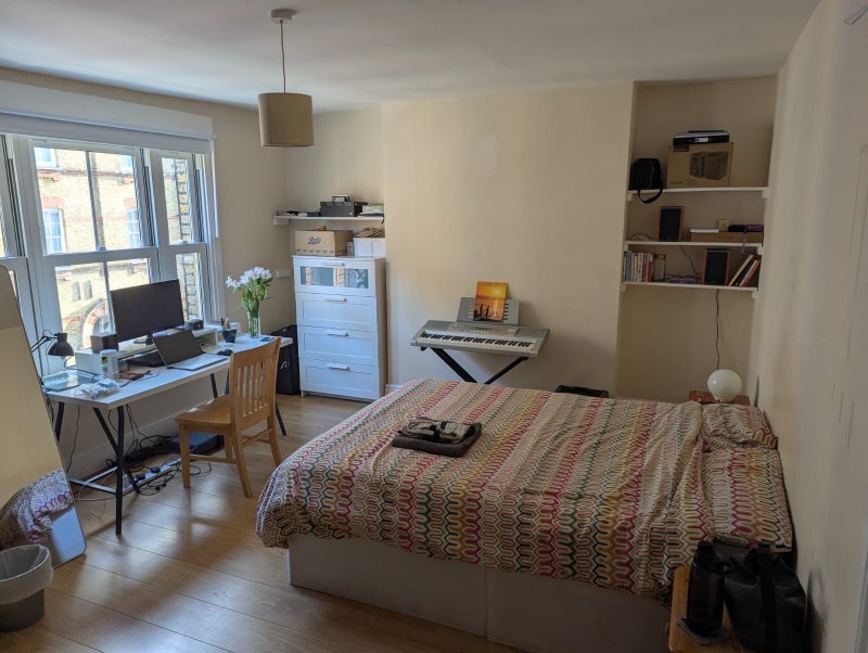 Flat to rent Elliott's Row, Greater London | rentaroof