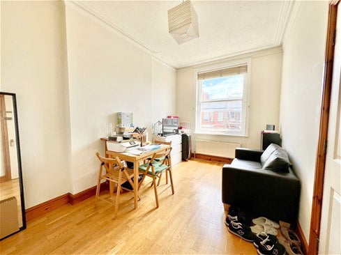 Flat to rent Lithos Road, Greater London | rentaroof