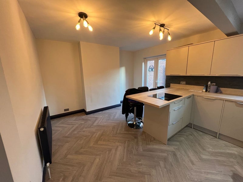 Flat to rent Lighthorne Road, Metropolitan Borough of Solihull | rentaroof