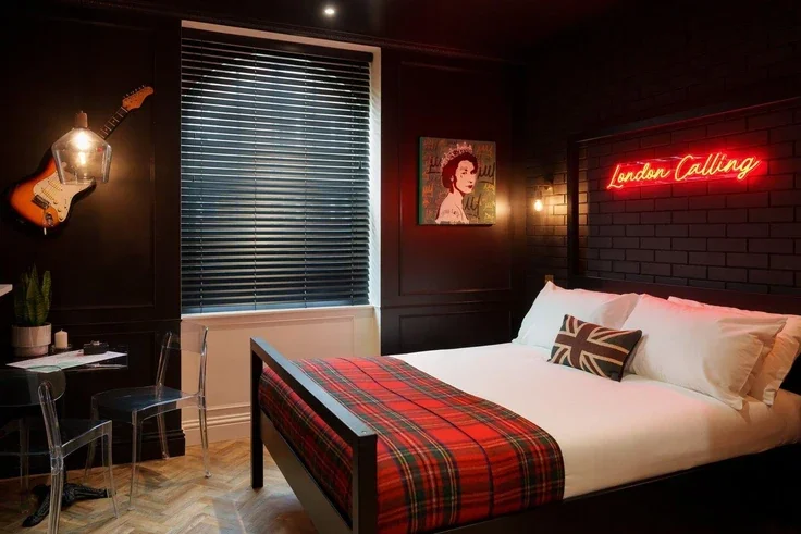 Flat to rent Arlington Road, Greater London | rentaroof