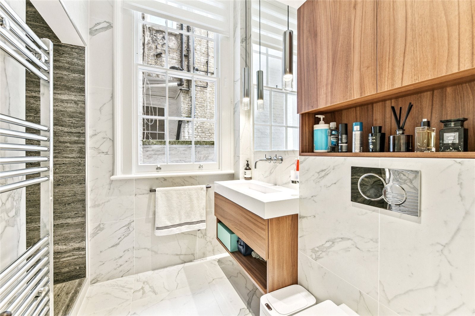 Flat to rent Cornwall Gardens, Greater London | rentaroof