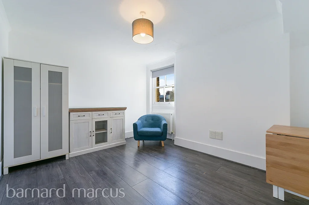 Flat to rent Addison Bridge Place, Greater London | rentaroof