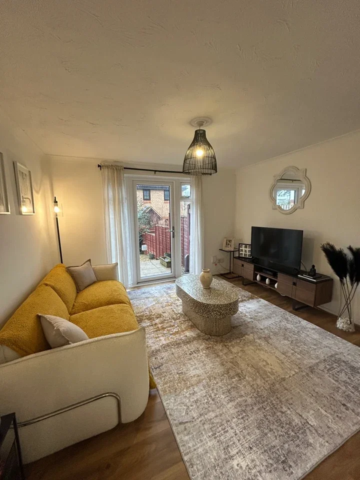 House to rent Horace Gay Gardens, Letchworth | rentaroof