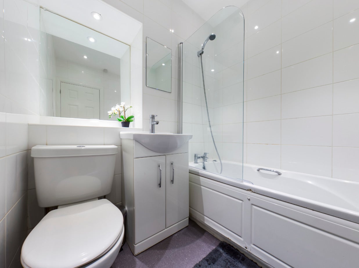 Flat to rent Lower Road, Greater London | rentaroof