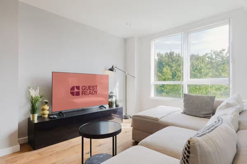 Flat to rent Hackney Road, Greater London | rentaroof