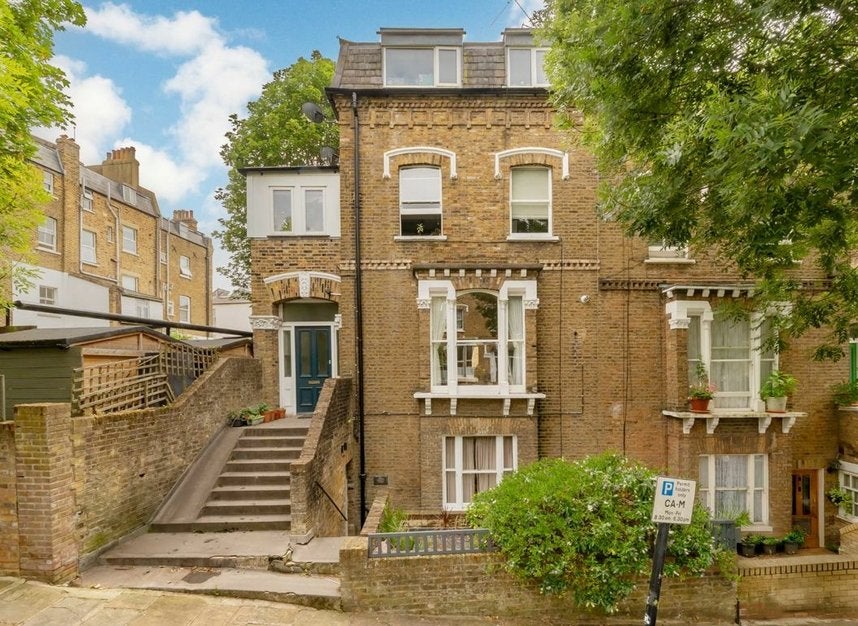 Flat to rent Lady Somerset Road, Greater London | rentaroof