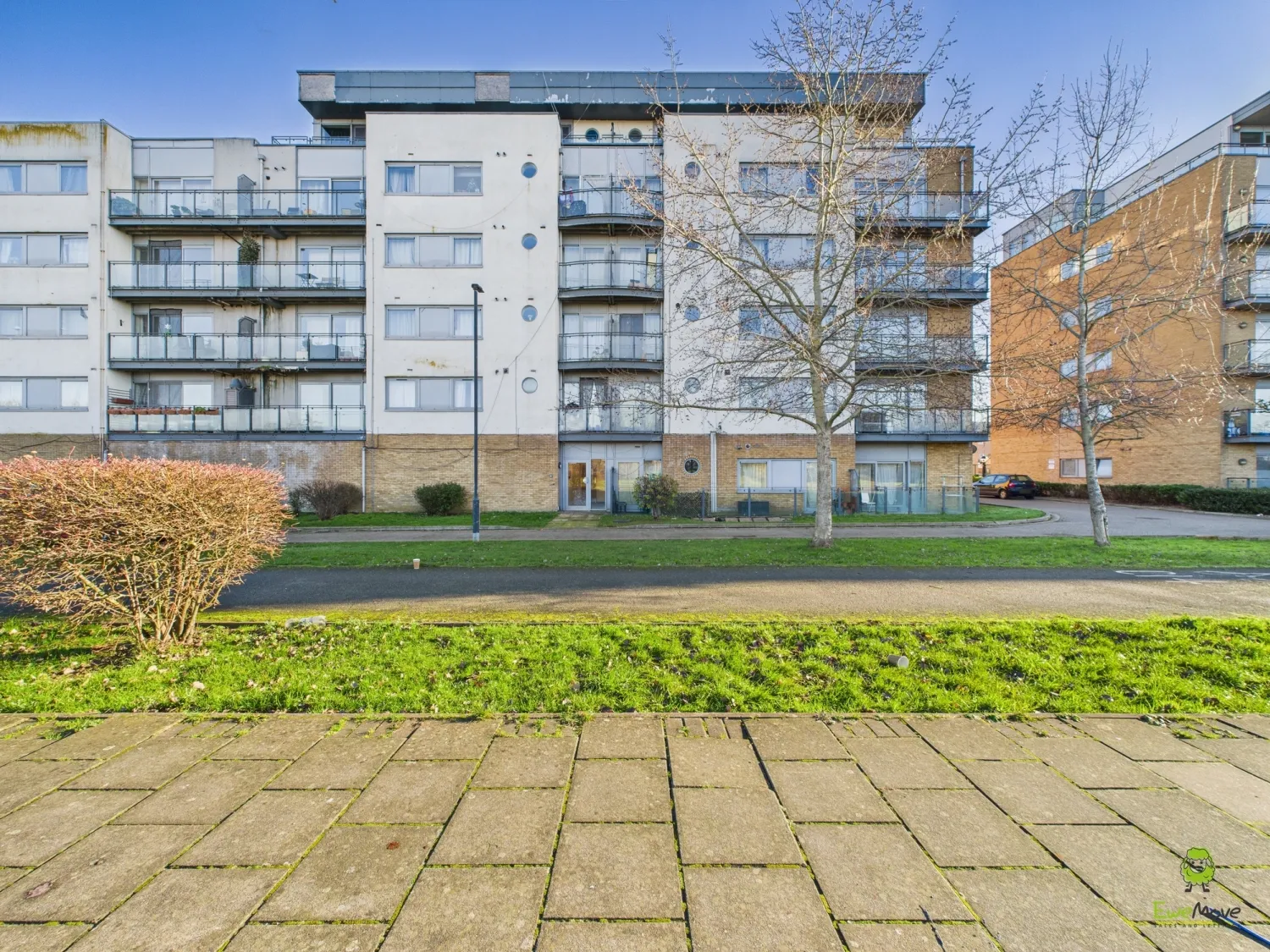 Flat to rent Tideslea Path, Greater London | rentaroof