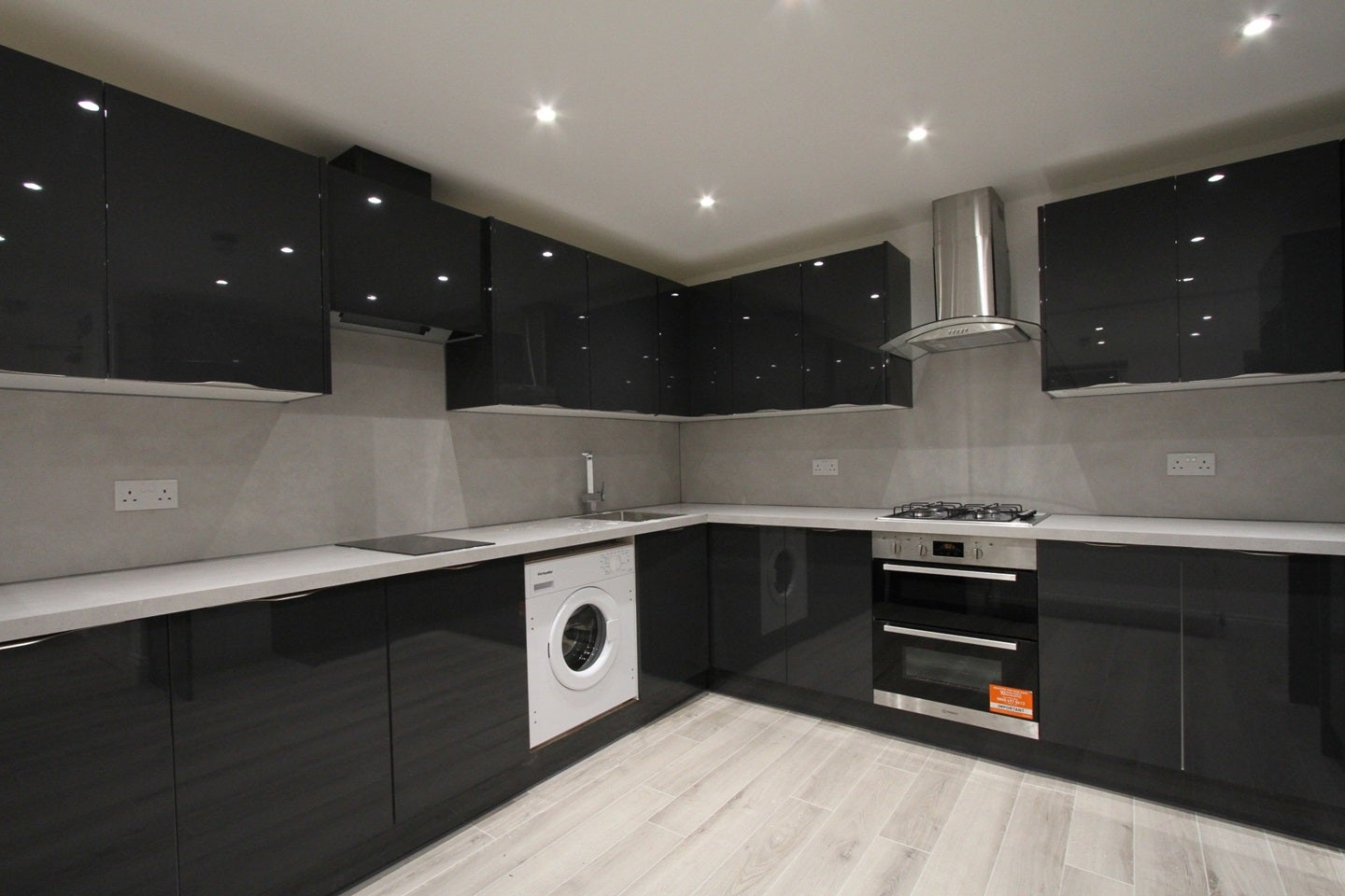 House to rent Kingswood Road, Basildon | rentaroof