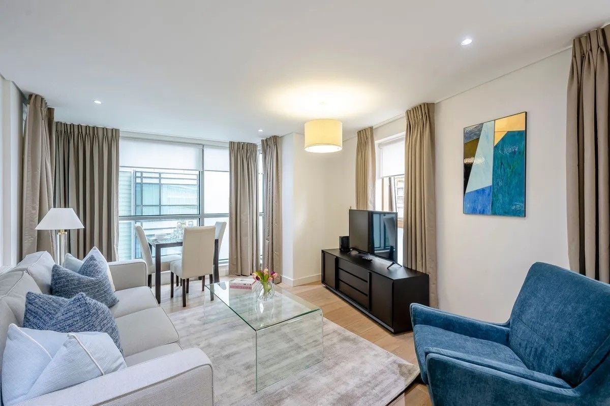 Flat to rent Merchant Square, City of Westminster | rentaroof