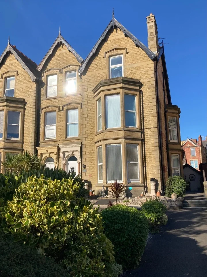 Flat to rent Clifton Drive North, Borough of Fylde | rentaroof