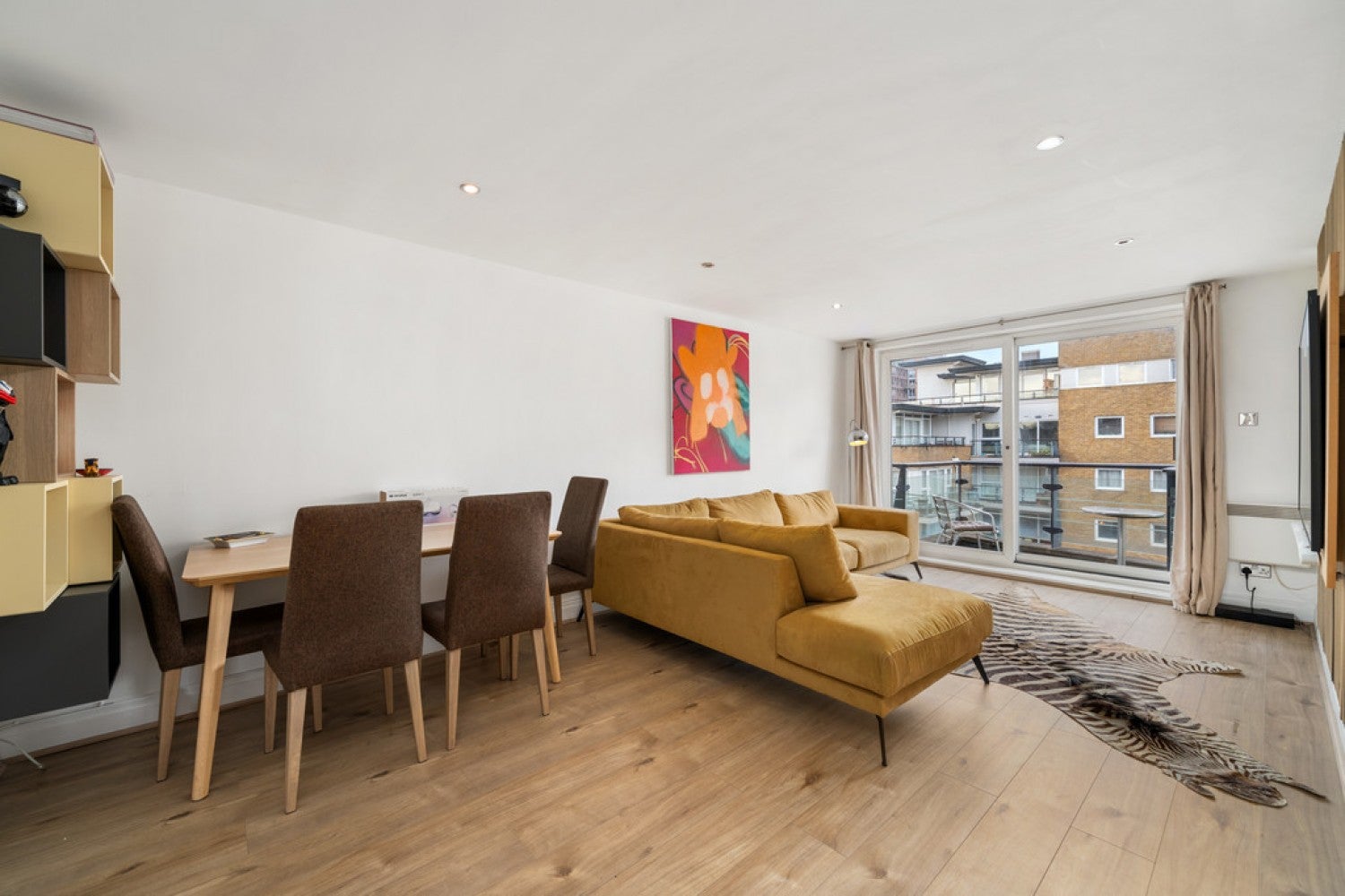 Flat to rent Smugglers Way, Greater London | rentaroof