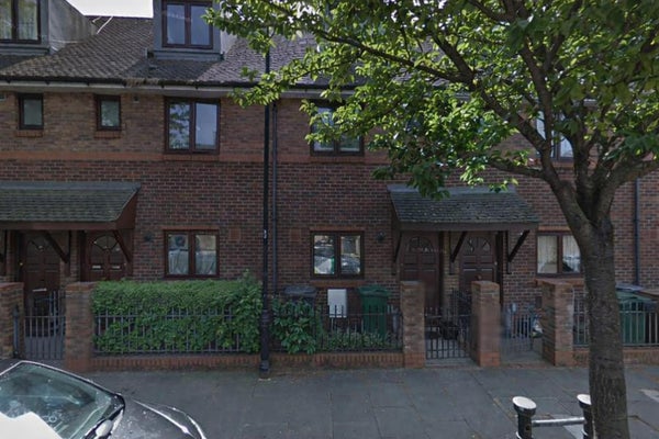 House to rent Ching Way, Greater London | rentaroof