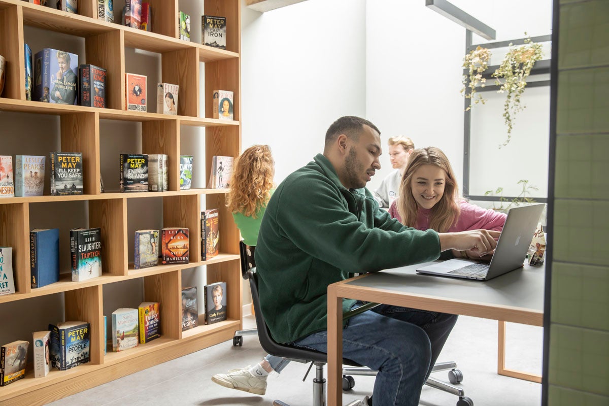 Room to rent Alscot Road, Greater London | rentaroof