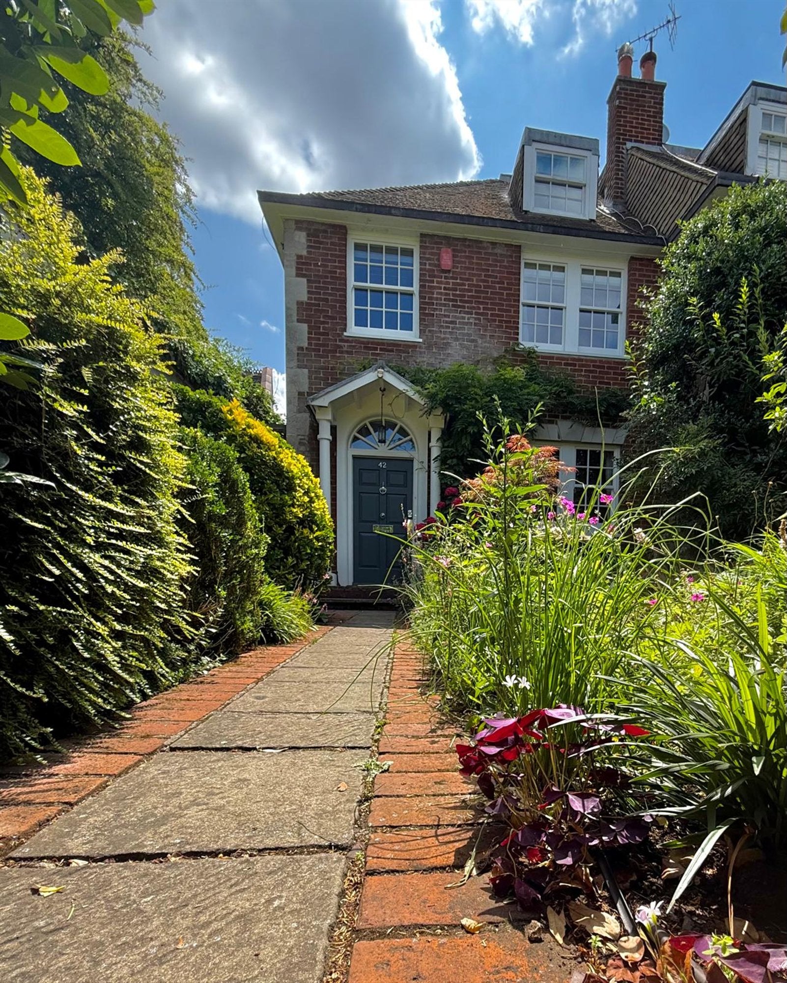 House to rent Church Road, Greater London | rentaroof