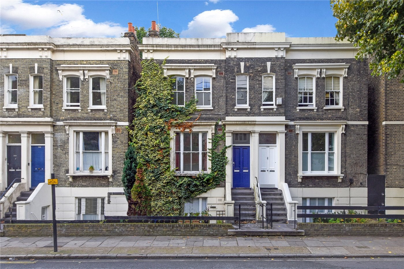 Flat to rent Southwark Park Road, Greater London | rentaroof