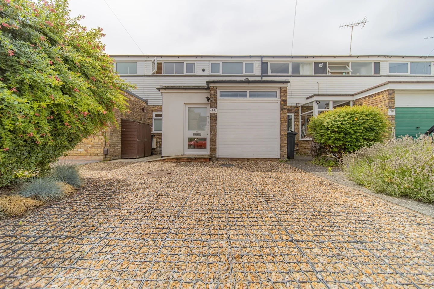 House to rent Ernest Gardens, Greater London | rentaroof