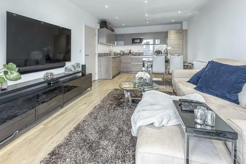 Flat to rent Edwin Street, Greater London | rentaroof