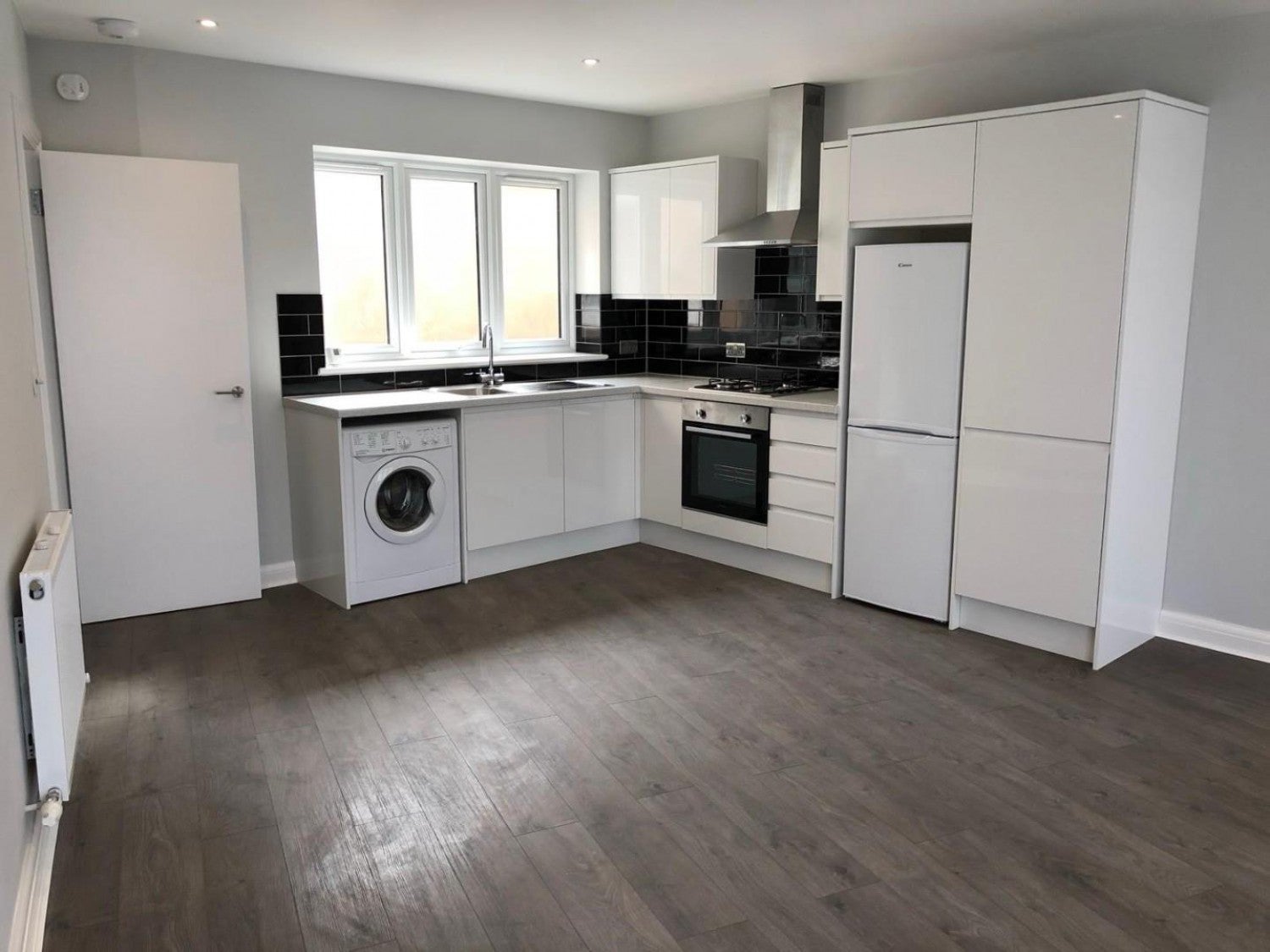Flat to rent Milford Gardens, Greater London | rentaroof