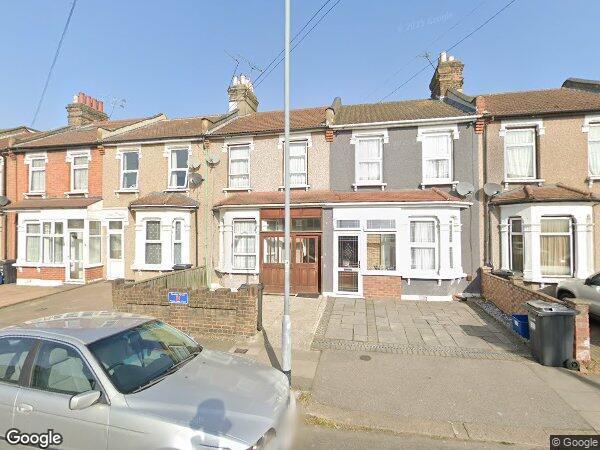 Flat to rent Kingston Road, Greater London | rentaroof