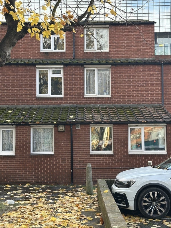 Room to rent Brinton Walk, Greater London | rentaroof