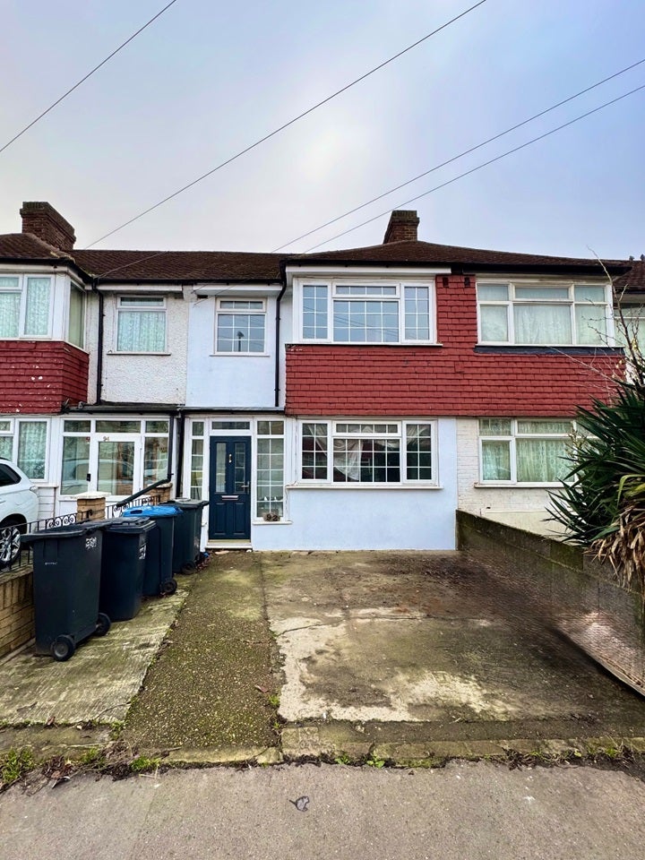 House to rent Rochford Way, Greater London | rentaroof