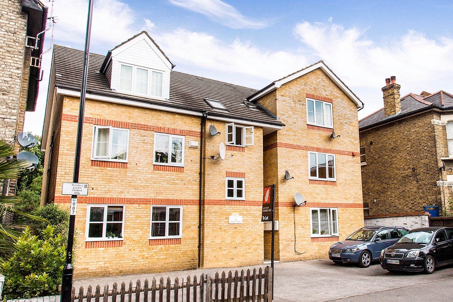 Flat to rent Mount Pleasant Road, Greater London | rentaroof