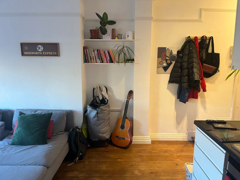 Flat to rent Kingsland Road, Greater London | rentaroof