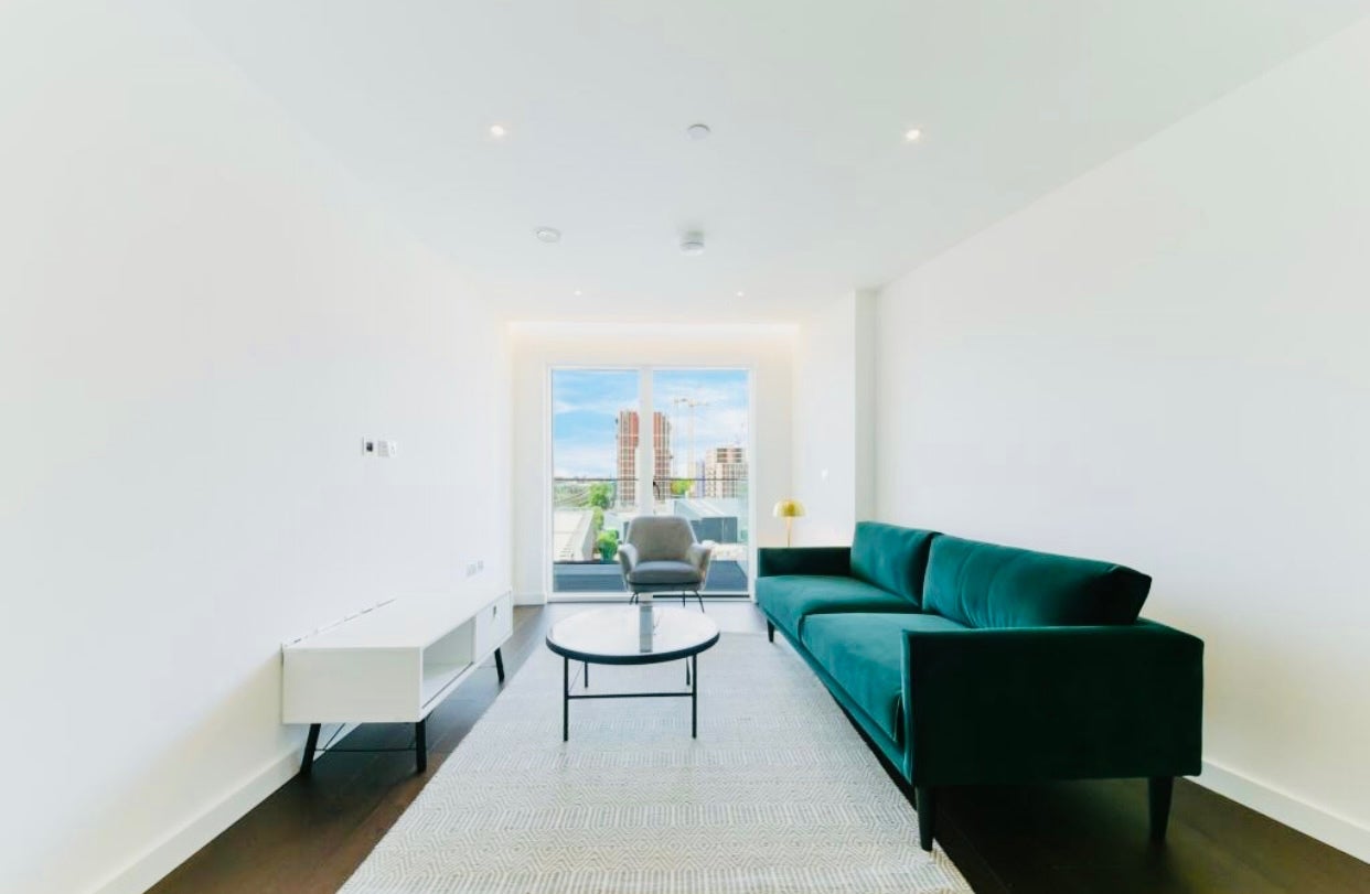 House to rent Malthouse Road, Greater London | rentaroof