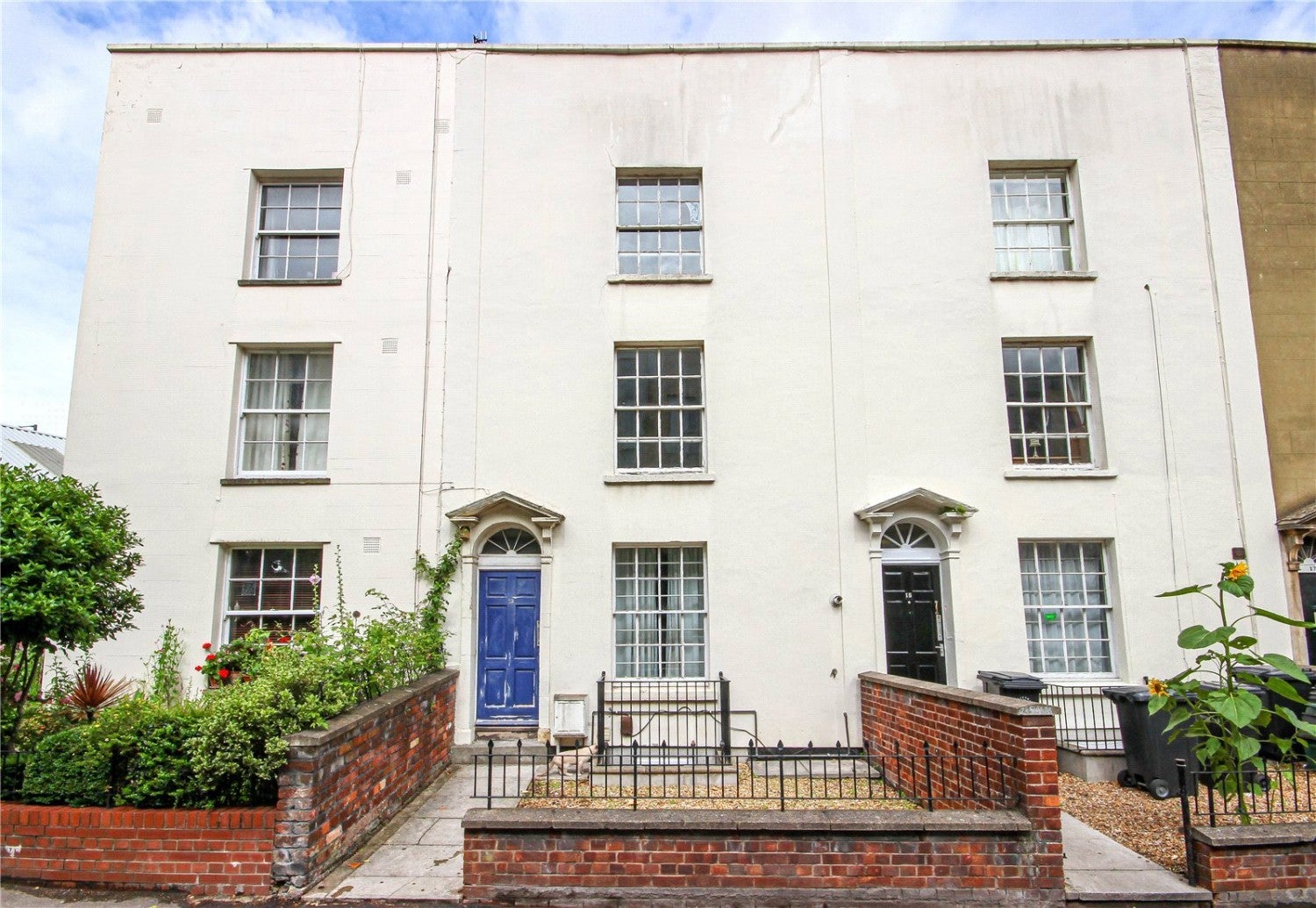 Flat to rent Bath Buildings, Bristol | rentaroof
