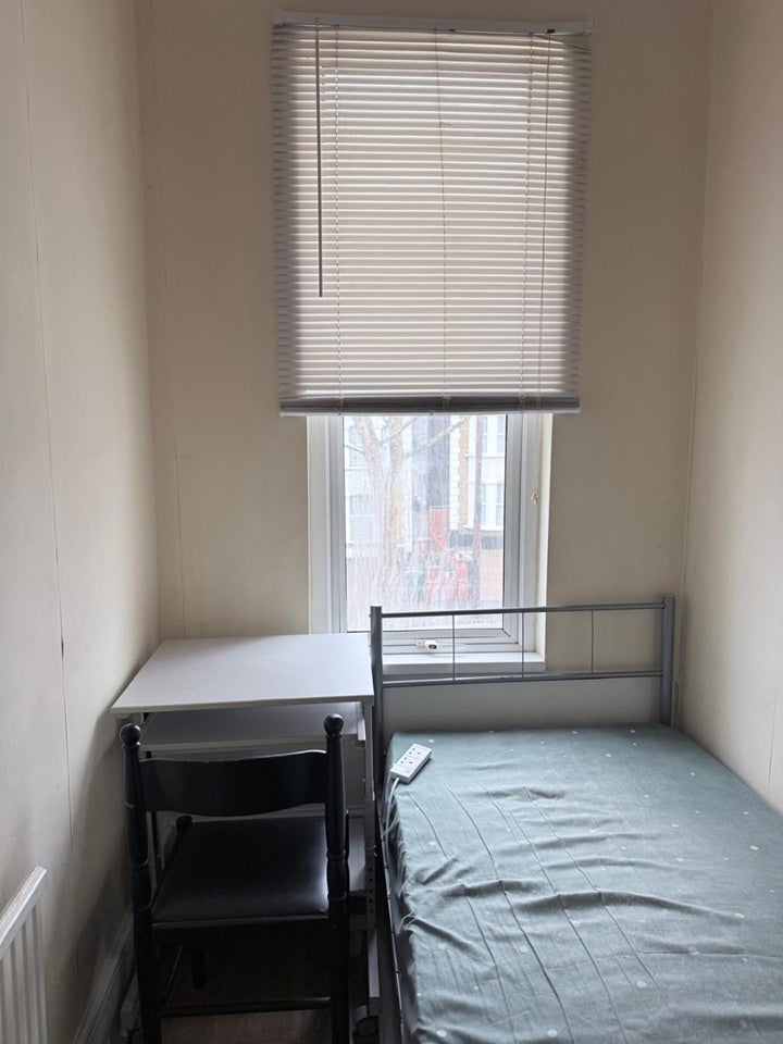 Flat to rent Fairlop Road, Greater London | rentaroof
