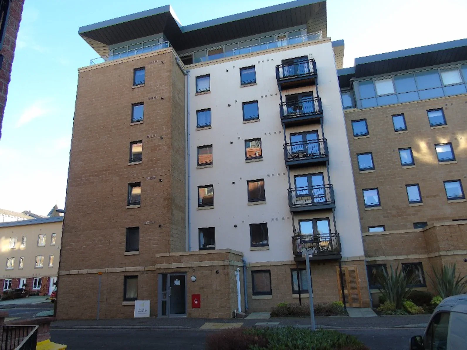 Flat to rent Slateford Gait, City of Edinburgh | rentaroof