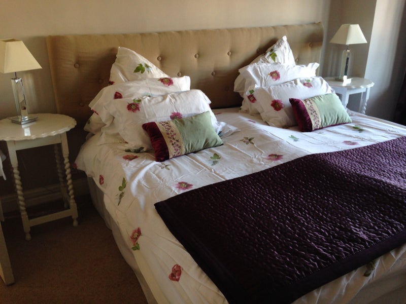 Flat to rent Southdown Avenue, Greater London | rentaroof