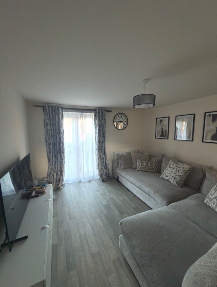 Flat to rent Armstrongs Fields, Bierton with Broughton | rentaroof